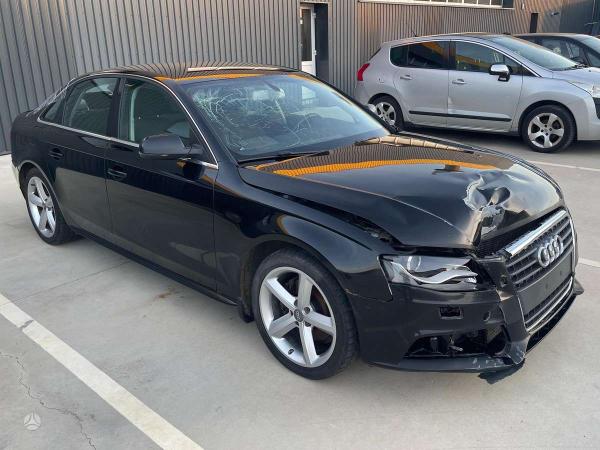 Melns Audi A4 2010 Klaipėda, ar dzinēja tilpumu 1.97 L un nobraukumu 382 tūkst. km par 2100 €, foto 6 vietnē AUTOMOTO.COM.LV