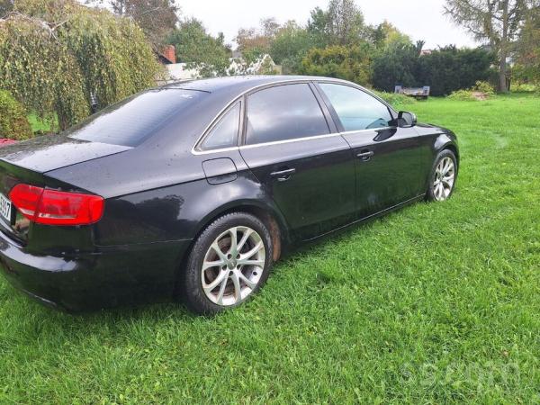 Ауди А4 2010 в Тукумс на AUTOMOTO.COM.LV Черный Ауди А4 2010 в Тукумс, объемом двигателя 2.00 л и пробегом 365 тыс. км за 4800 €, фото 5 на AUTOMOTO.COM.LV