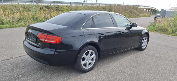 Audi A4 2010 in Marijampole on AUTOMOTO.COM.LV Black Audi A4 2010 in Marijampole, with an engine capacity of 1.80 L and mileage of 94 thousand km for 5600 €, photo 4 on AUTOMOTO.COM.LV
