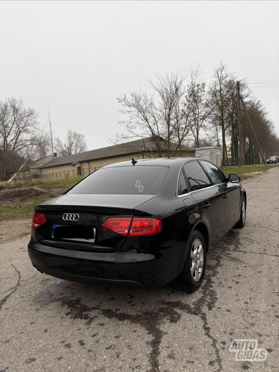 Black Audi A4 2011 in Panevezys, with an engine capacity of 2.00 L and mileage of 331 thousand km for 6400 €, photo 3 on AUTOMOTO.COM.LV