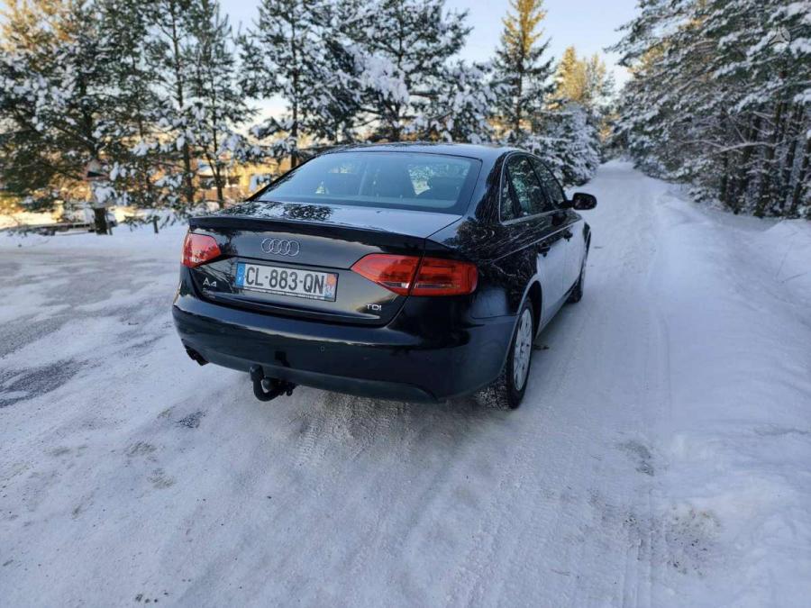 Black Audi A4 2011 in Utena, with an engine capacity of 1.97 L and mileage of 233 thousand km for 5900 €, photo 6 on AUTOMOTO.COM.LV