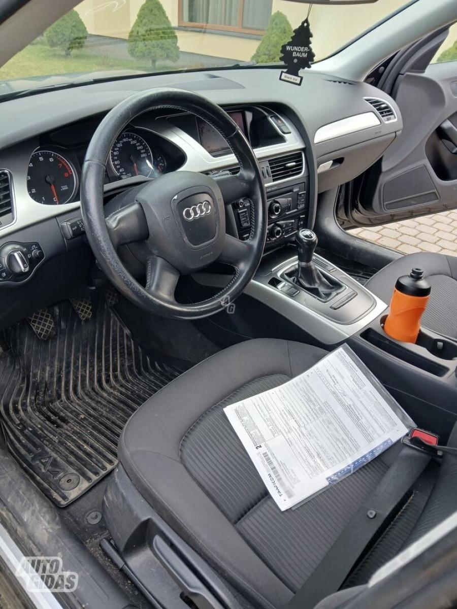 Melns Audi A4 2011 Panevēža, ar dzinēja tilpumu 2.00 L un nobraukumu 230 tūkst. km par 5100 €, foto 7 vietnē AUTOMOTO.COM.LV