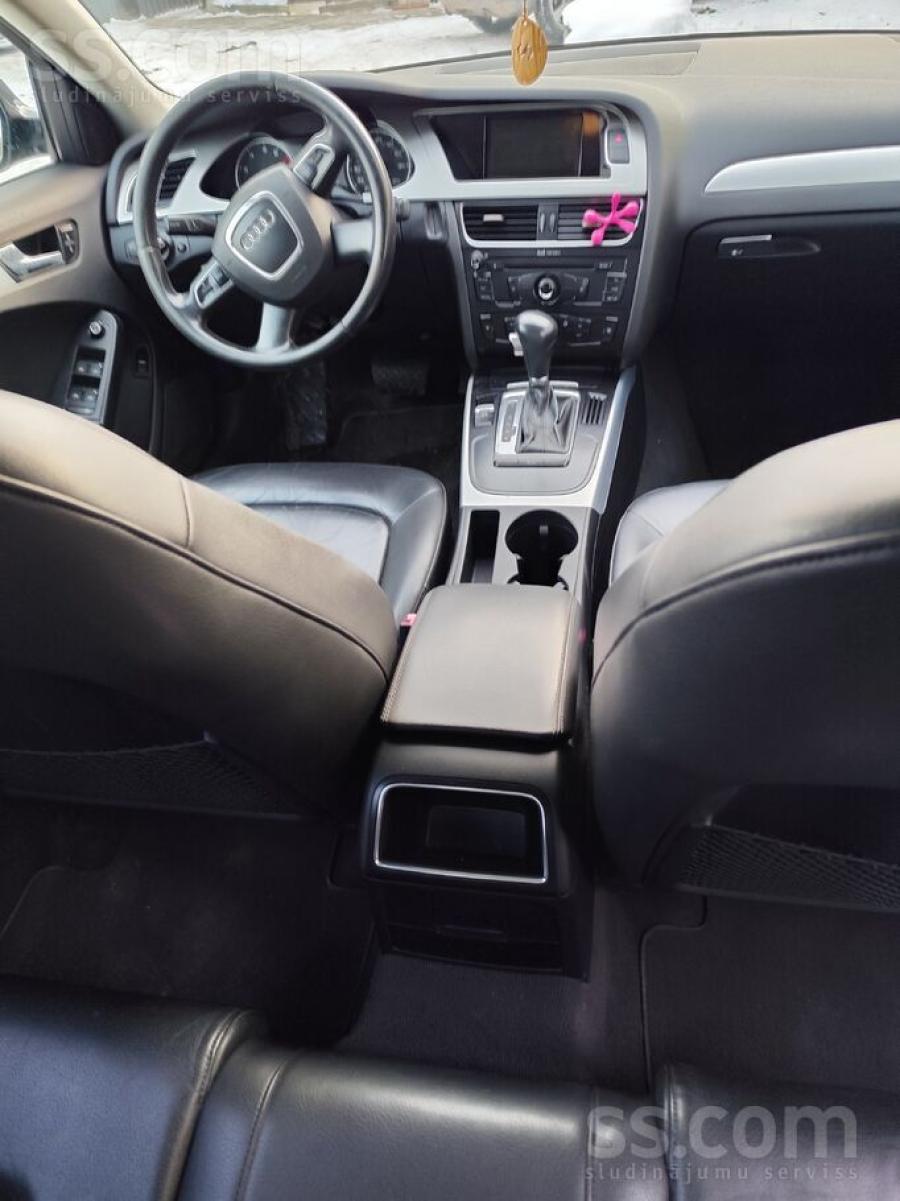 Melns Audi A4 2011 Saldus, ar dzinēja tilpumu 2.00 L un nobraukumu 184 tūkst. km par 6700 €, foto 11 vietnē AUTOMOTO.COM.LV