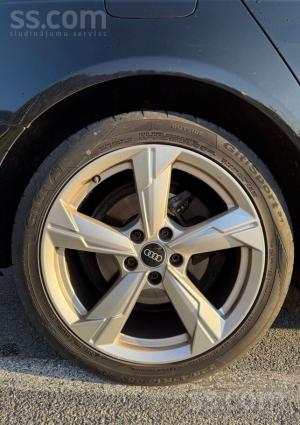 Black Audi A4 2011 in Riga, with an engine capacity of 2.00 L and mileage of 307 thousand km for 5700 €, photo 4 on AUTOMOTO.COM.LV