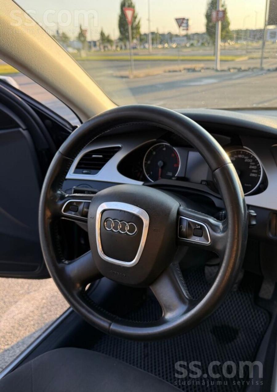Black Audi A4 2011 in Riga, with an engine capacity of 2.00 L and mileage of 307 thousand km for 5700 €, photo 13 on AUTOMOTO.COM.LV