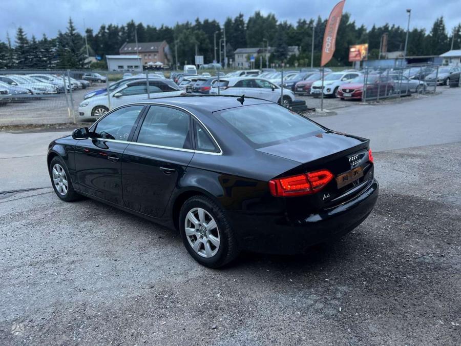 Black Audi A4 2011 in Utena, with an engine capacity of 2.00 L and mileage of 270 thousand km for 5850 €, photo 7 on AUTOMOTO.COM.LV
