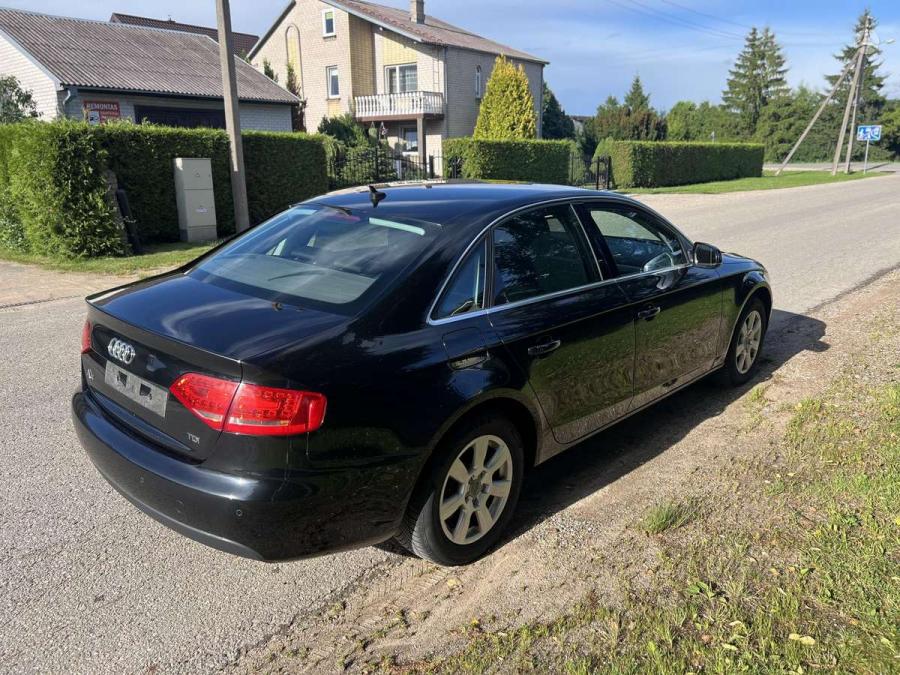 Black Audi A4 2011 in Utena, with an engine capacity of 2.00 L and mileage of 270 thousand km for 5850 €, photo 14 on AUTOMOTO.COM.LV