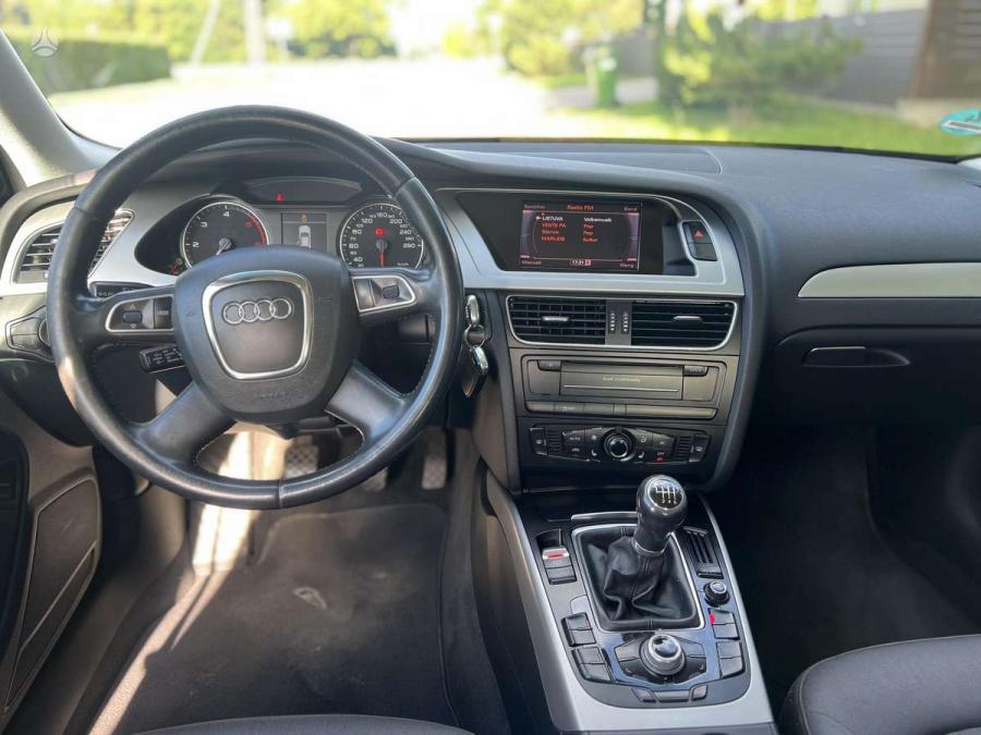 Black Audi A4 2011 in Utena, with an engine capacity of 2.00 L and mileage of 270 thousand km for 5850 €, photo 18 on AUTOMOTO.COM.LV