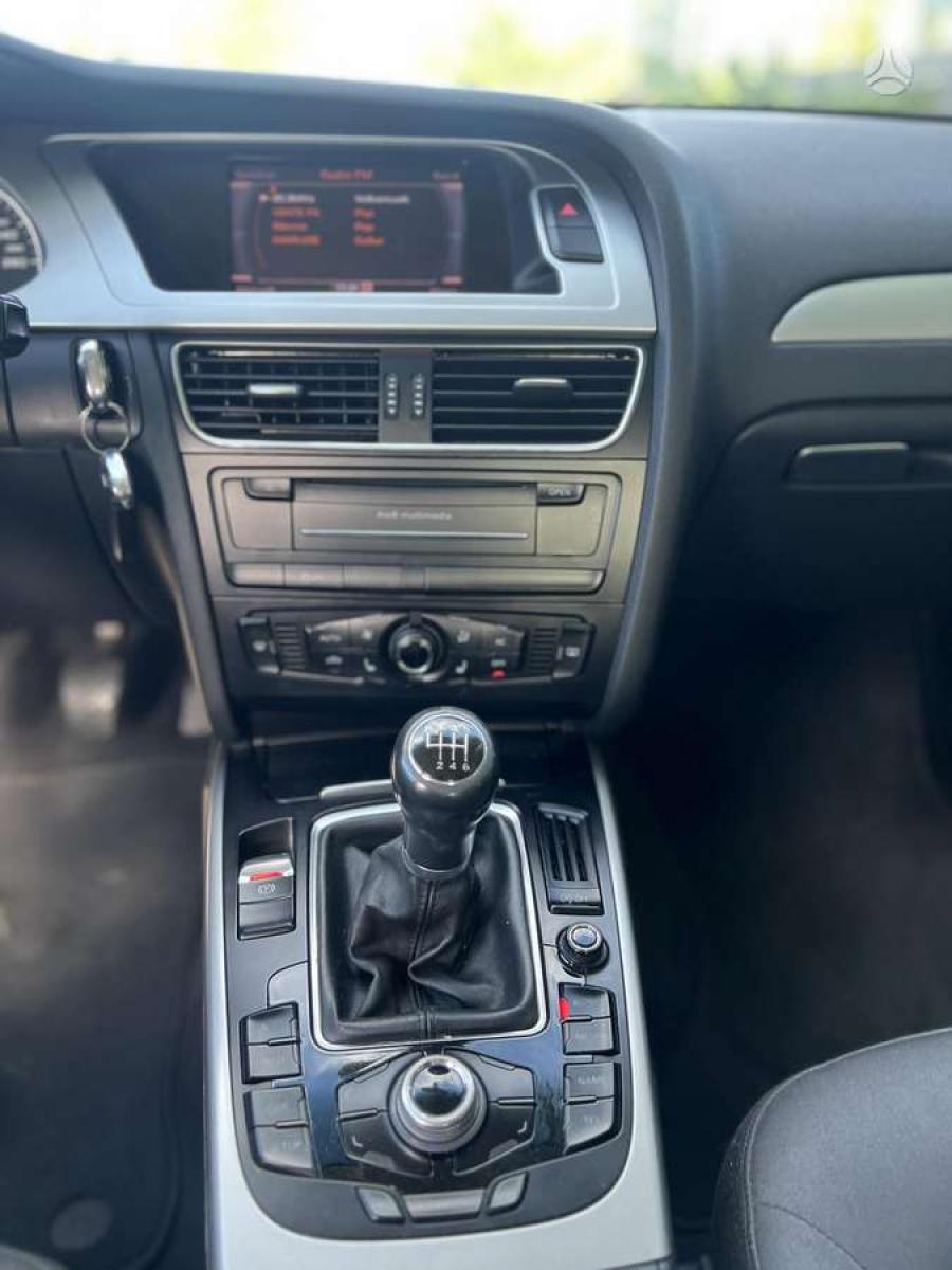 Black Audi A4 2011 in Utena, with an engine capacity of 2.00 L and mileage of 270 thousand km for 5850 €, photo 22 on AUTOMOTO.COM.LV