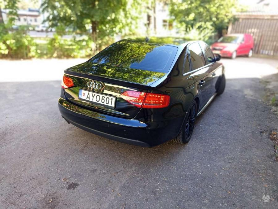 Black Audi A4 2011 in Vilnius, with an engine capacity of 1.97 L and mileage of 299 thousand km for 6300 €, photo 5 on AUTOMOTO.COM.LV