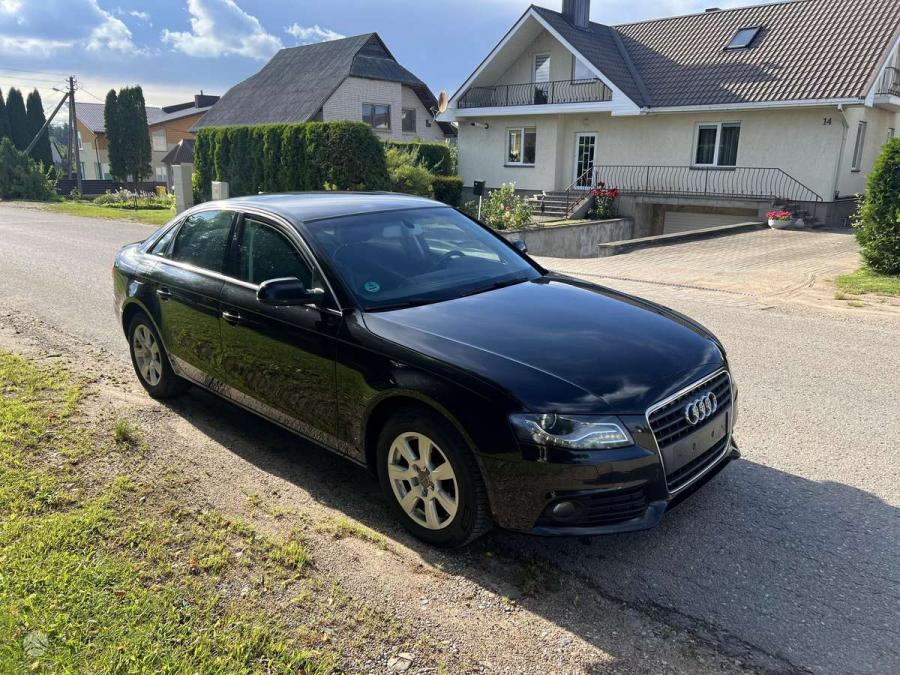 Black Audi A4 2011 in Utena, with an engine capacity of 1.97 L and mileage of 270 thousand km for 5850 €, photo 4 on AUTOMOTO.COM.LV