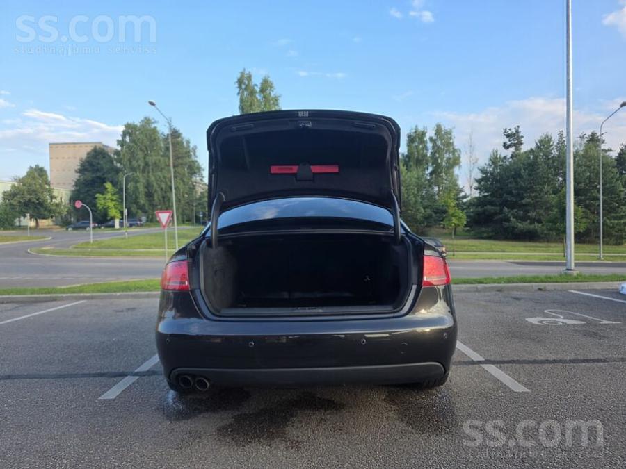 Black Audi A4 2011 in Daugavpils, with an engine capacity of 2.00 L and mileage of 264 thousand km for 7500 €, photo 3 on AUTOMOTO.COM.LV