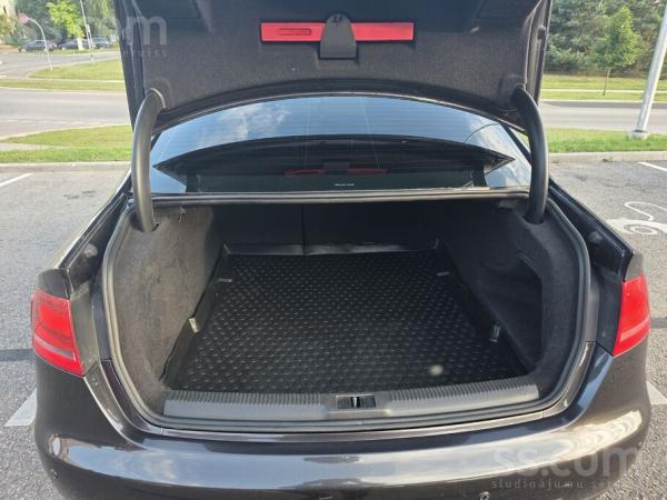 Black Audi A4 2011 in Daugavpils, with an engine capacity of 2.00 L and mileage of 264 thousand km for 7500 €, photo 3 on AUTOMOTO.COM.LV
