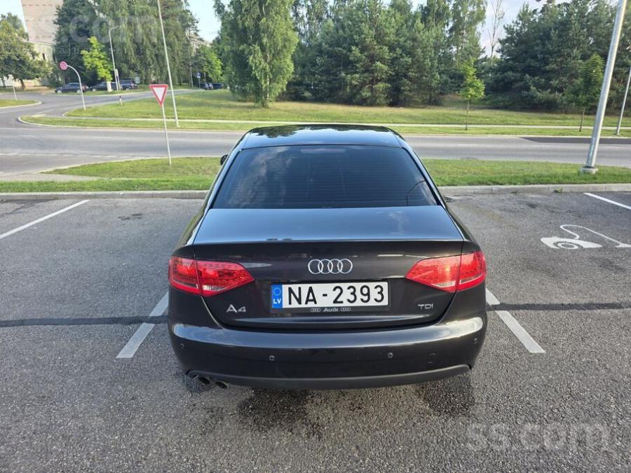 Black Audi A4 2011 in Daugavpils, with an engine capacity of 2.00 L and mileage of 264 thousand km for 7500 €, photo 5 on AUTOMOTO.COM.LV