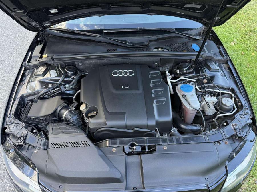 Black Audi A4 2011 in Vilnius, with an engine capacity of 1.97 L and mileage of 267 thousand km for 5950 €, photo 21 on AUTOMOTO.COM.LV