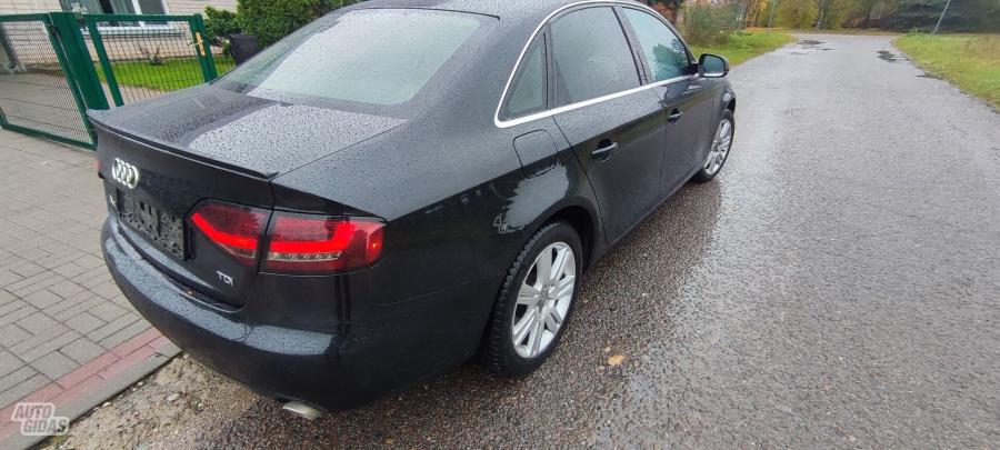 Black Audi A4 2012 in Kaunas, with an engine capacity of 2.70 L and mileage of 270 thousand km for 5650 €, photo 4 on AUTOMOTO.COM.LV