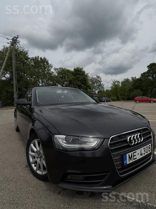 Melns Audi A4 2012 Rīga, ar dzinēja tilpumu 2.00 L un nobraukumu 250 tūkst. km par 7300 €, foto 1 vietnē AUTOMOTO.COM.LV