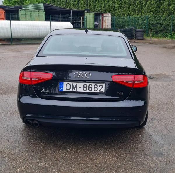 Black Audi A4 2012 in Jelgava, with an engine capacity of 2.00 L and mileage of 204 thousand km for 8190 €, photo 8 on AUTOMOTO.COM.LV