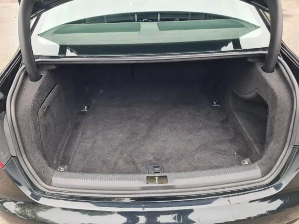 Black Audi A4 2012 in Jelgava, with an engine capacity of 2.00 L and mileage of 204 thousand km for 8190 €, photo 9 on AUTOMOTO.COM.LV