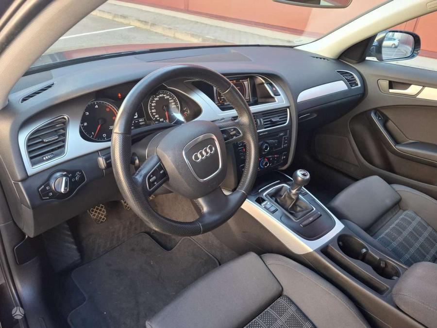 Melns Audi A4 2012 Kauņa, ar dzinēja tilpumu 1.97 L un nobraukumu 220 tūkst. km par 6400 €, foto 15 vietnē AUTOMOTO.COM.LV
