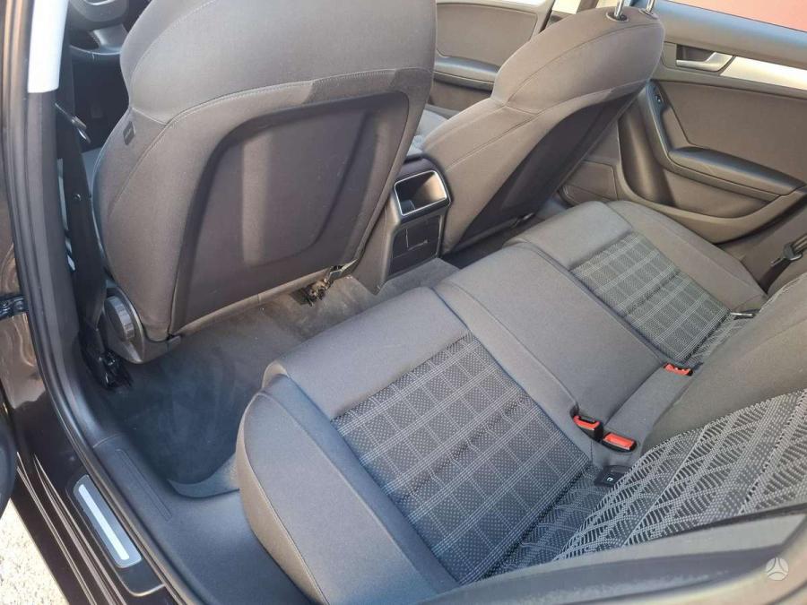 Melns Audi A4 2012 Kauņa, ar dzinēja tilpumu 1.97 L un nobraukumu 220 tūkst. km par 6400 €, foto 16 vietnē AUTOMOTO.COM.LV