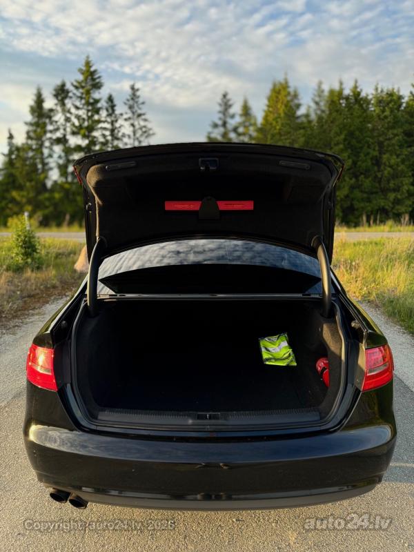 Black Audi A4 2012 in Tallinn, with an engine capacity of 2.00 L and mileage of 364 thousand km for 5990 €, photo 9 on AUTOMOTO.COM.LV