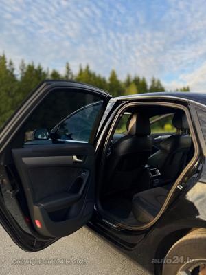 Melns Audi A4 2012 Tallina, ar dzinēja tilpumu 2.00 L un nobraukumu 364 tūkst. km par 5990 €, foto 13 vietnē AUTOMOTO.COM.LV