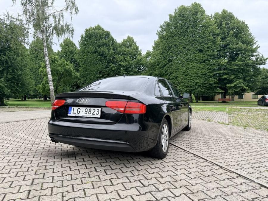 Black Audi A4 2012 in Ventspils, with an engine capacity of 2.00 L and mileage of 184 thousand km for 8200 €, photo 10 on AUTOMOTO.COM.LV