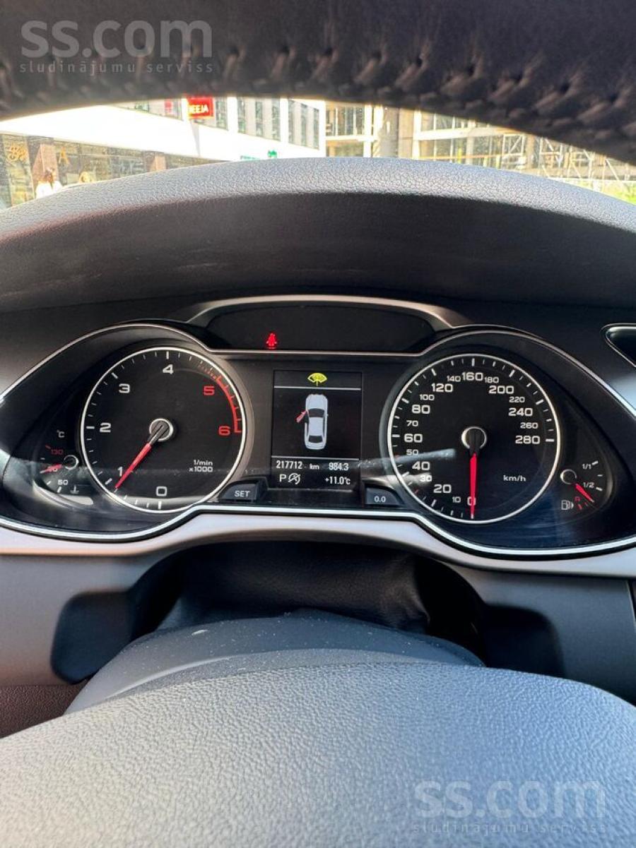 Melns Audi A4 2014 Rīga, ar dzinēja tilpumu 2.00 L un nobraukumu 218 tūkst. km par 10350 €, foto 8 vietnē AUTOMOTO.COM.LV