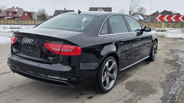 Black Audi A4 2015 in Marijampole, with an engine capacity of 2.00 L and mileage of 192 thousand km for 9950 €, photo 5 on AUTOMOTO.COM.LV
