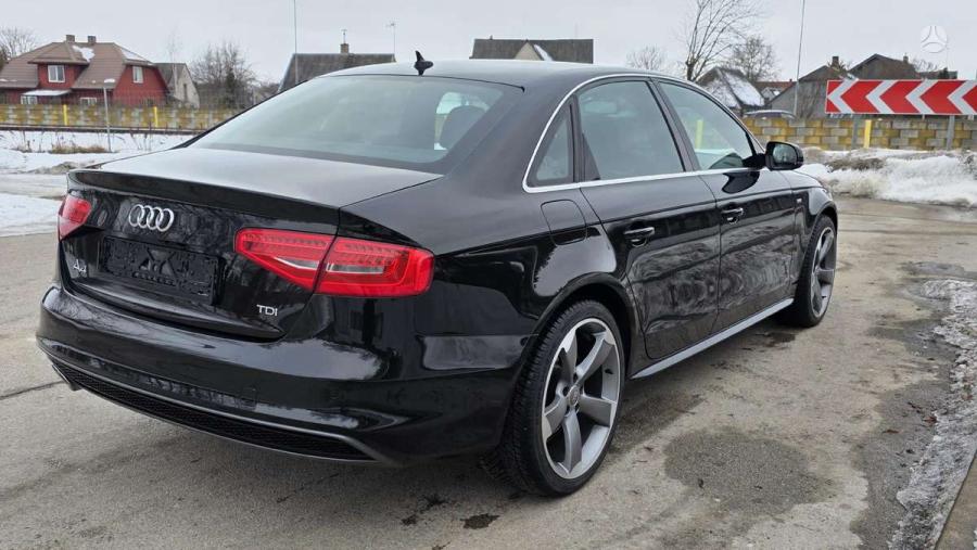 Black Audi A4 2015 in Marijampole, with an engine capacity of 2.00 L and mileage of 192 thousand km for 9950 €, photo 5 on AUTOMOTO.COM.LV