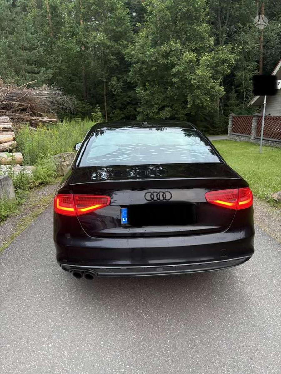 Black Audi A4 2015 in Vilnius, with an engine capacity of 1.98 L and mileage of 221 thousand km for 7500 €, photo 3 on AUTOMOTO.COM.LV