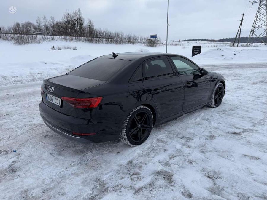 Black Audi A4 2016 in Kaunas, with an engine capacity of 2.00 L and mileage of 260 thousand km for 12999 €, photo 3 on AUTOMOTO.COM.LV