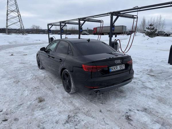 Black Audi A4 2016 in Kaunas, with an engine capacity of 2.00 L and mileage of 260 thousand km for 12999 €, photo 4 on AUTOMOTO.COM.LV