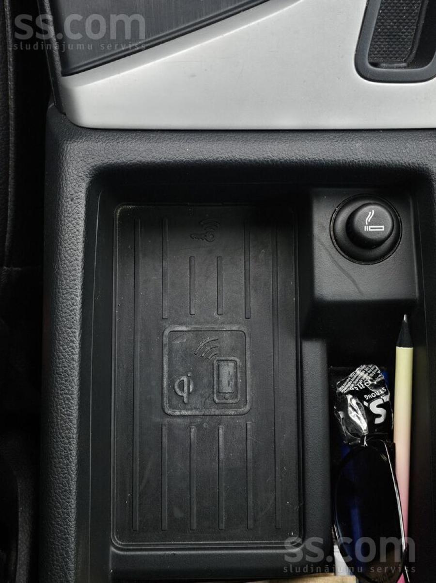 Melns Audi A4 2016 Alūksne, ar dzinēja tilpumu 2.00 L un nobraukumu 169 tūkst. km par 13300 €, foto 28 vietnē AUTOMOTO.COM.LV