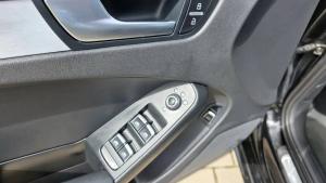 Black Audi A4 2016 in Riga, with an engine capacity of 2.00 L and mileage of 310 thousand km for 11950 €, photo 12 on AUTOMOTO.COM.LV