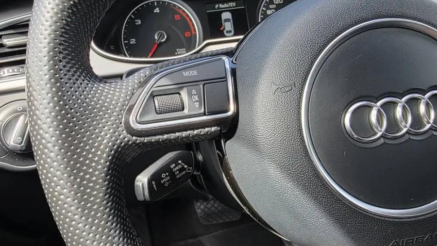 Black Audi A4 2016 in Riga, with an engine capacity of 2.00 L and mileage of 310 thousand km for 11950 €, photo 19 on AUTOMOTO.COM.LV