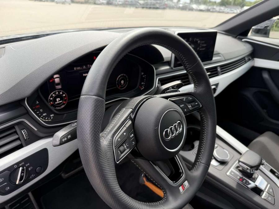 Black Audi A4 2016 in Marijampole, with an engine capacity of 1.40 L and mileage of 233 thousand km for 12700 €, photo 12 on AUTOMOTO.COM.LV