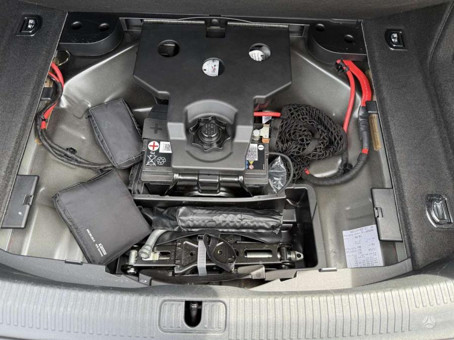 Black Audi A4 2016 in Marijampole, with an engine capacity of 1.40 L and mileage of 233 thousand km for 12700 €, photo 14 on AUTOMOTO.COM.LV