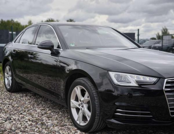 Black Audi A4 2016 in Vilkaviskis, with an engine capacity of 1.97 L and mileage of 227 thousand km for 10900 €, photo 4 on AUTOMOTO.COM.LV