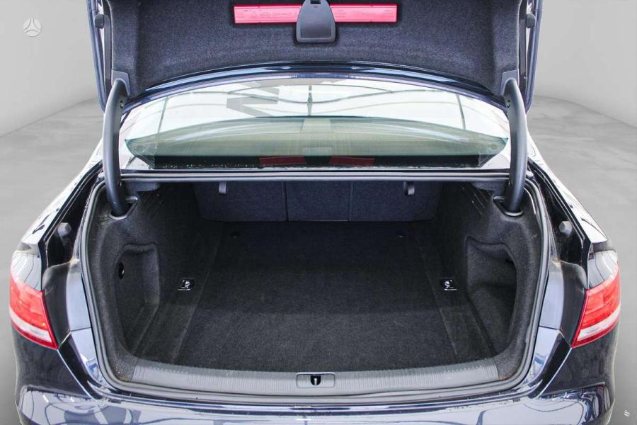 Black Audi A4 2016 in Kaunas, with an engine capacity of 2.00 L and mileage of 275 thousand km for 11490 €, photo 17 on AUTOMOTO.COM.LV