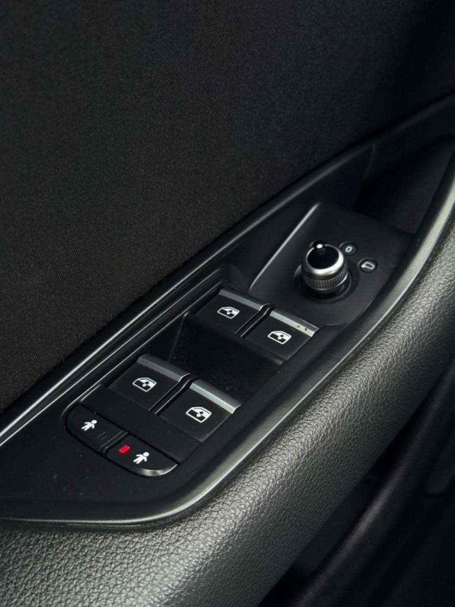 Melns Audi A4 2017 Rīga, ar dzinēja tilpumu 2.00 L un nobraukumu 135 tūkst. km par 13980 €, foto 19 vietnē AUTOMOTO.COM.LV
