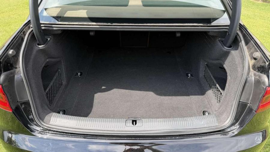 Black Audi A4 2017 in Kaunas, with an engine capacity of 1.98 L and mileage of 103 thousand km for 15750 €, photo 21 on AUTOMOTO.COM.LV