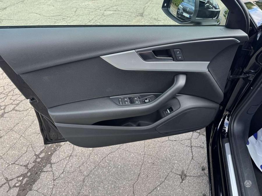 Black Audi A4 2017 in Panevezys, with an engine capacity of 1.97 L and mileage of 104 thousand km for 11900 €, photo 10 on AUTOMOTO.COM.LV