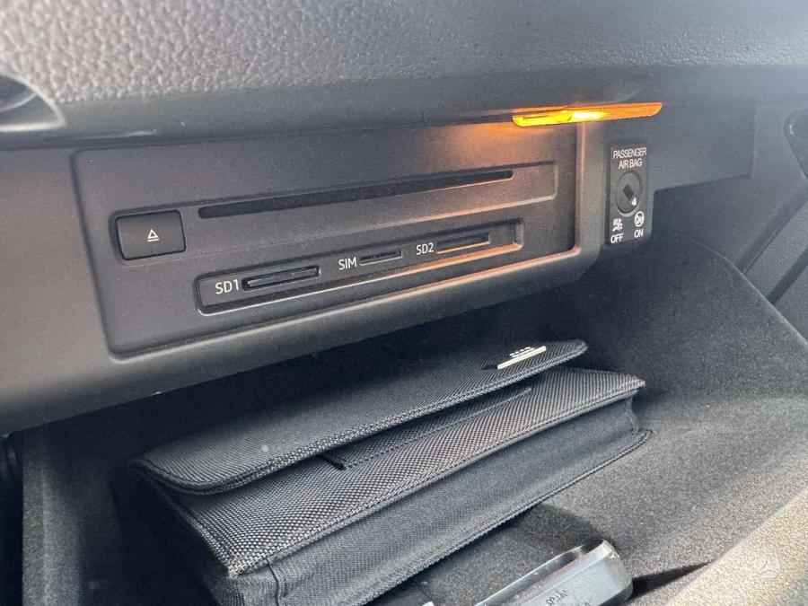 Black Audi A4 2017 in Panevezys, with an engine capacity of 1.97 L and mileage of 104 thousand km for 11900 €, photo 14 on AUTOMOTO.COM.LV