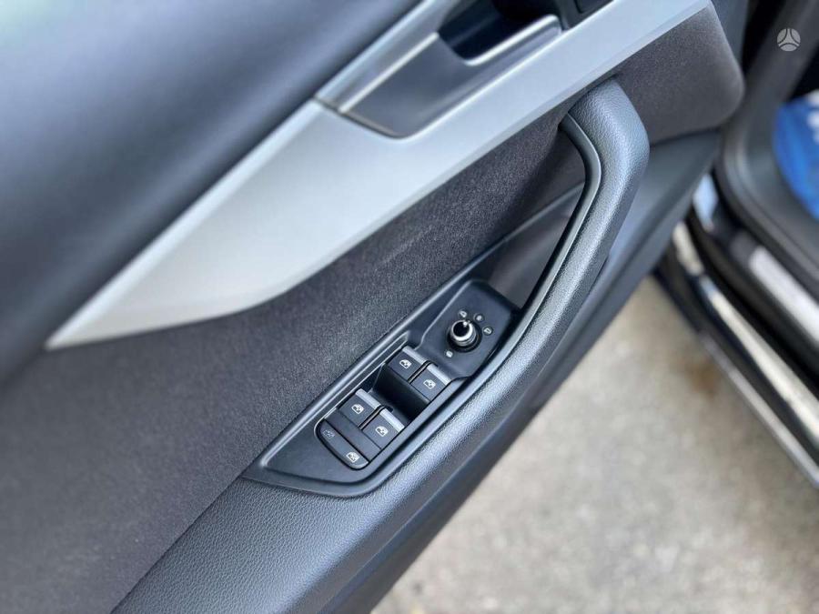 Black Audi A4 2017 in Kaunas, with an engine capacity of 1.97 L and mileage of 293 thousand km for 13799 €, photo 13 on AUTOMOTO.COM.LV