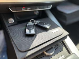 Black Audi A4 2017 in Kaunas, with an engine capacity of 1.97 L and mileage of 293 thousand km for 13799 €, photo 34 on AUTOMOTO.COM.LV