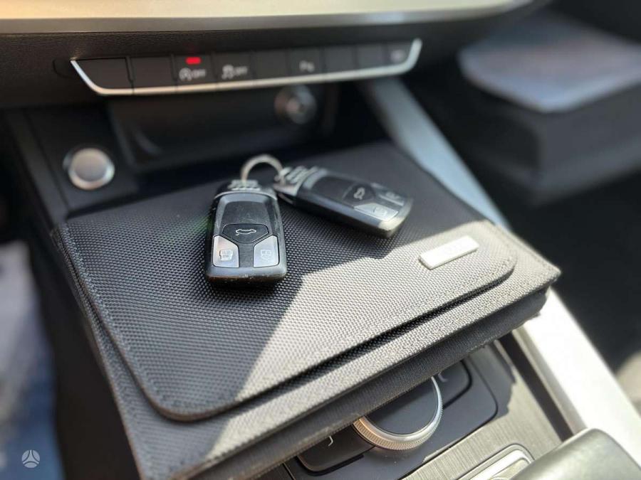 Black Audi A4 2017 in Kaunas, with an engine capacity of 1.97 L and mileage of 293 thousand km for 13799 €, photo 34 on AUTOMOTO.COM.LV