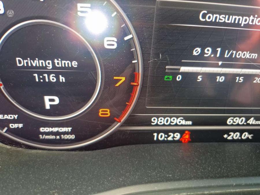 Black Audi A4 2018 in Vilnius, with an engine capacity of 1.98 L and mileage of 98 thousand km for 15000 €, photo 13 on AUTOMOTO.COM.LV