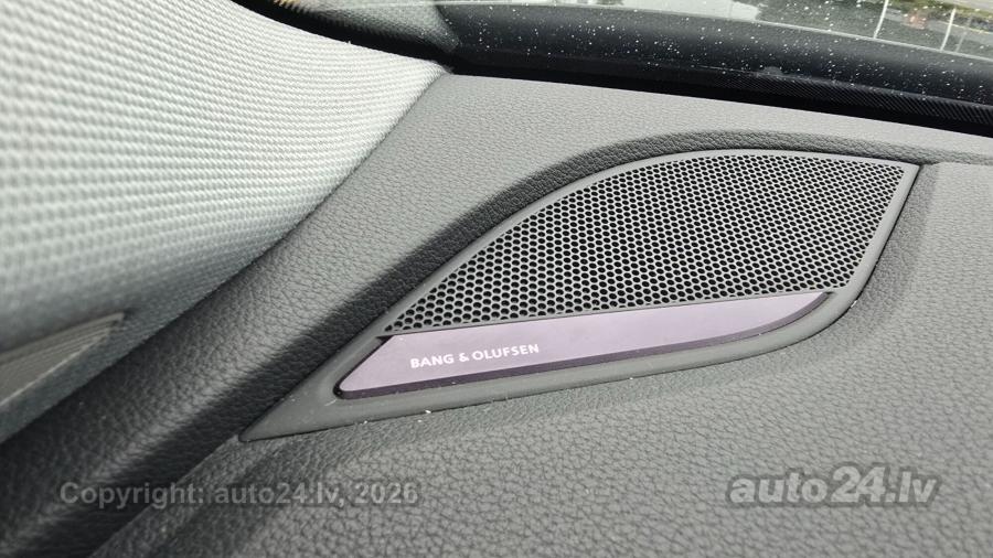 Black Audi A4 2019 in Tallinn, with an engine capacity of 2.00 L and mileage of 123 thousand km for 23800 €, photo 19 on AUTOMOTO.COM.LV